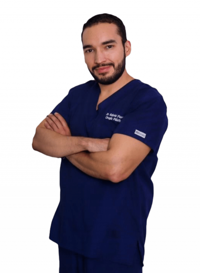 Dr. Gabriel Flores Cirujano Plástico Certificado en Cancún - Riviera Plastic Surgery Center